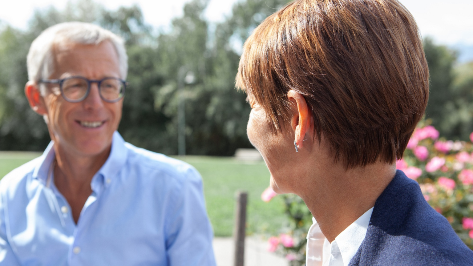 Comunicare meglio con chi ha problemi di udito: ecco come! - Zelger ...